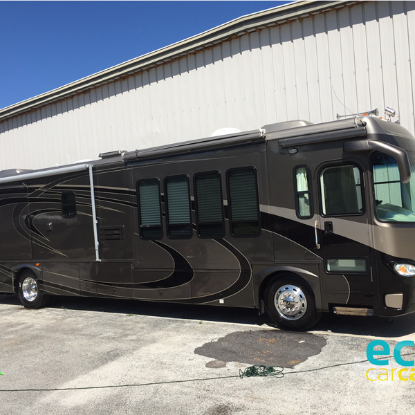 RV Detailing Florida - Mobile RV Detailing 30 - 40ft | Call (954) 944-2906